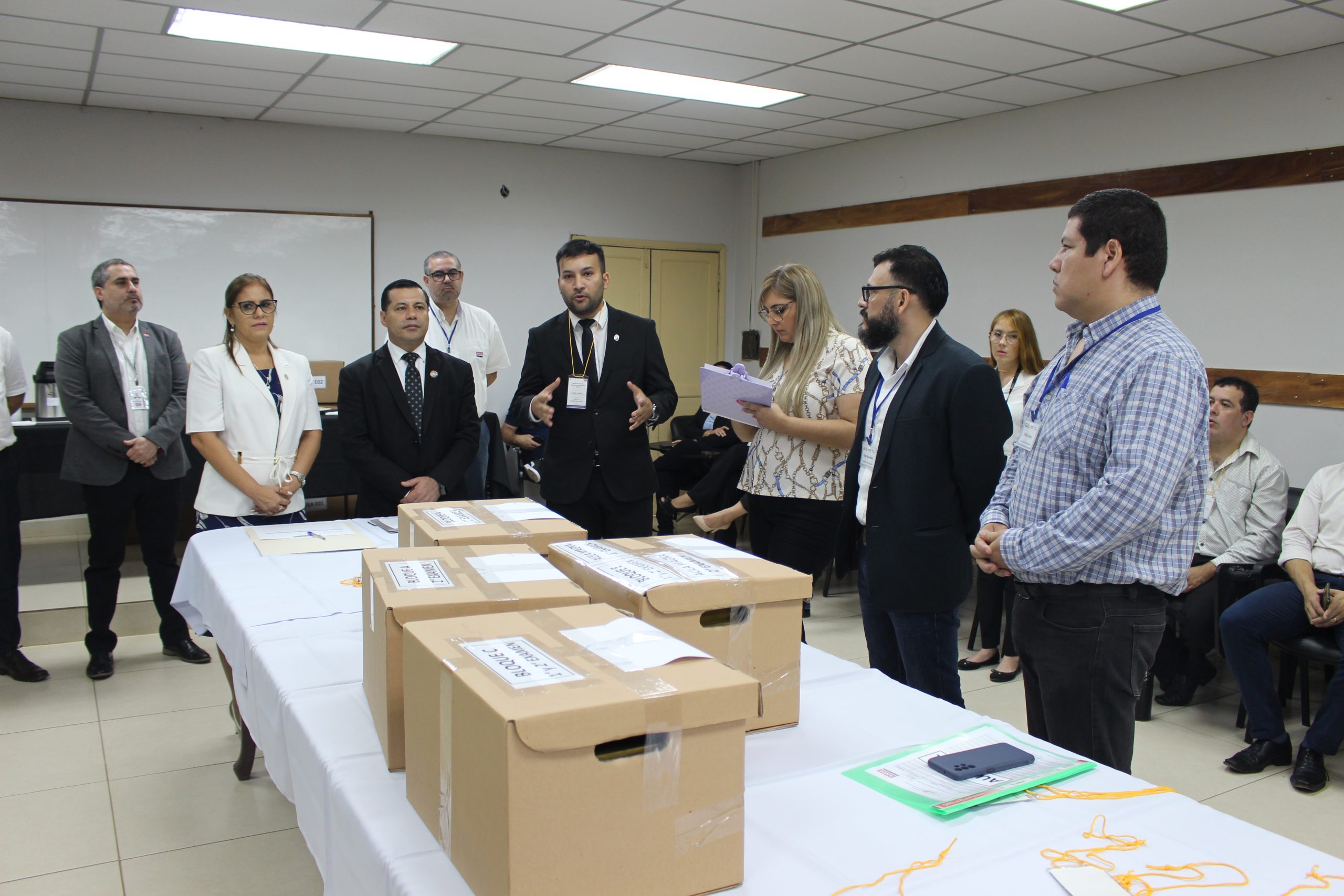 FP-UNA aplicó examen de conocimientos a postulantes de la ANDE ...